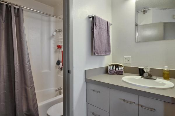 Dobie Center - Austin TX 78705 | 888-523-0890 | Apartments