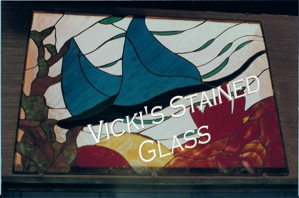 The Manta Ray stained glass panel from Vickis Stained Glass Studio in ...
