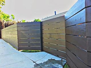Modern Horizontal Fence & Gate | Harwell Fencing & Gates Inc. - Los ...