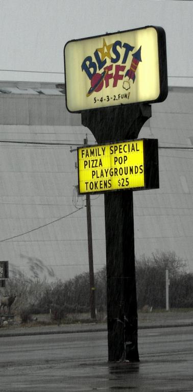 Blast Off - Idaho Falls ID 83401 | 208-535-0500 | Pizza