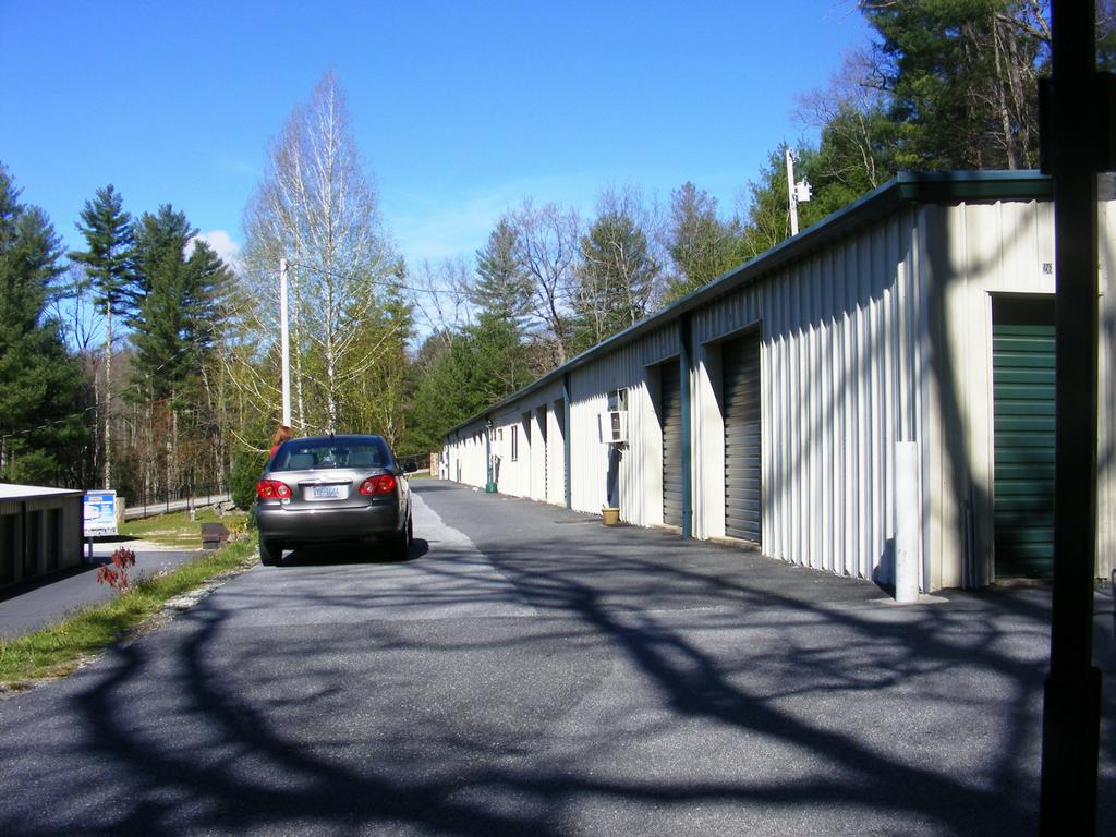 Map and Directions to Blue Ridge Self Storage in Cashiers, NC 28717