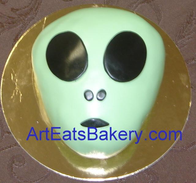 Alien mini fondant birthday cake from Art Eats Bakery in Greenville, SC ...