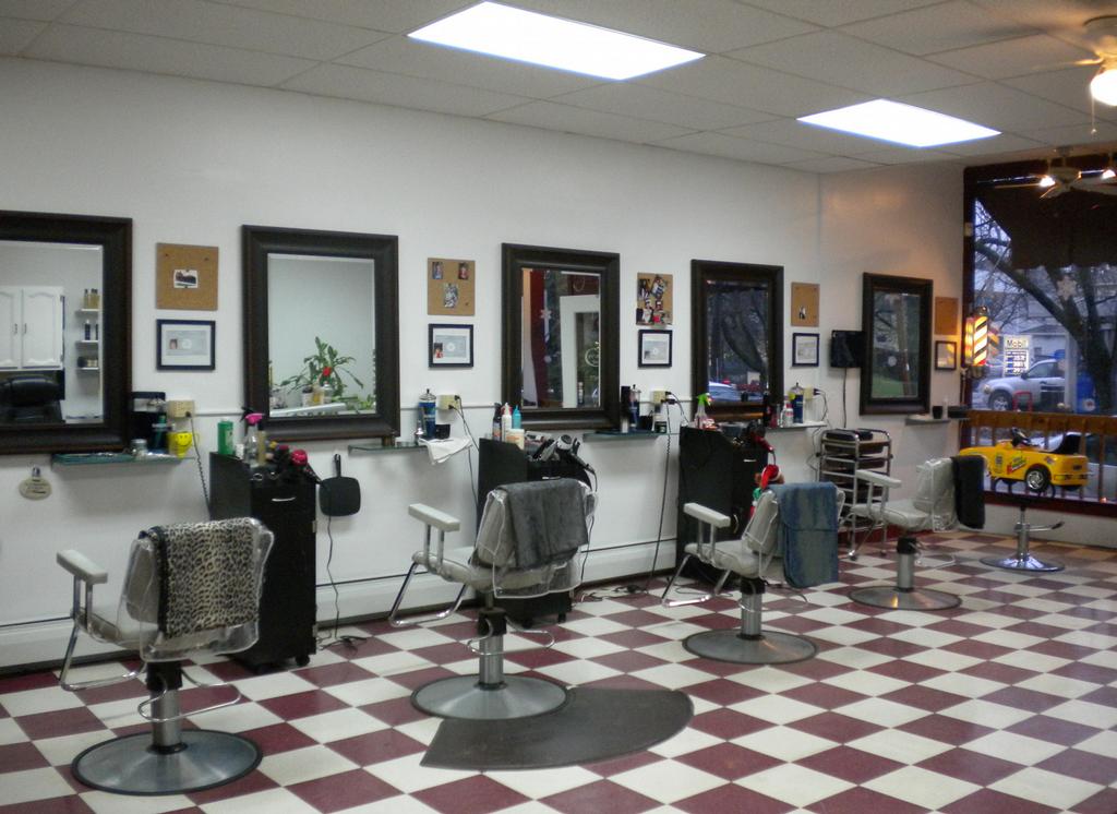 Map and Directions to Creative Hair Design in Red Hook, NY 12571