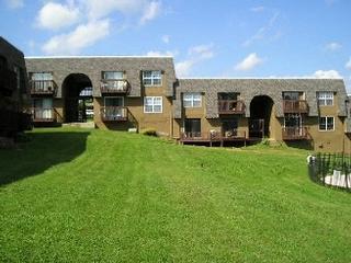 Pictures for FoxFire Apartment Complex in Johnson City, TN 37601