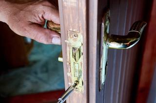Broken Keys: MacArthur's Guide to Expert Door Repair | MacArthur Locks ...