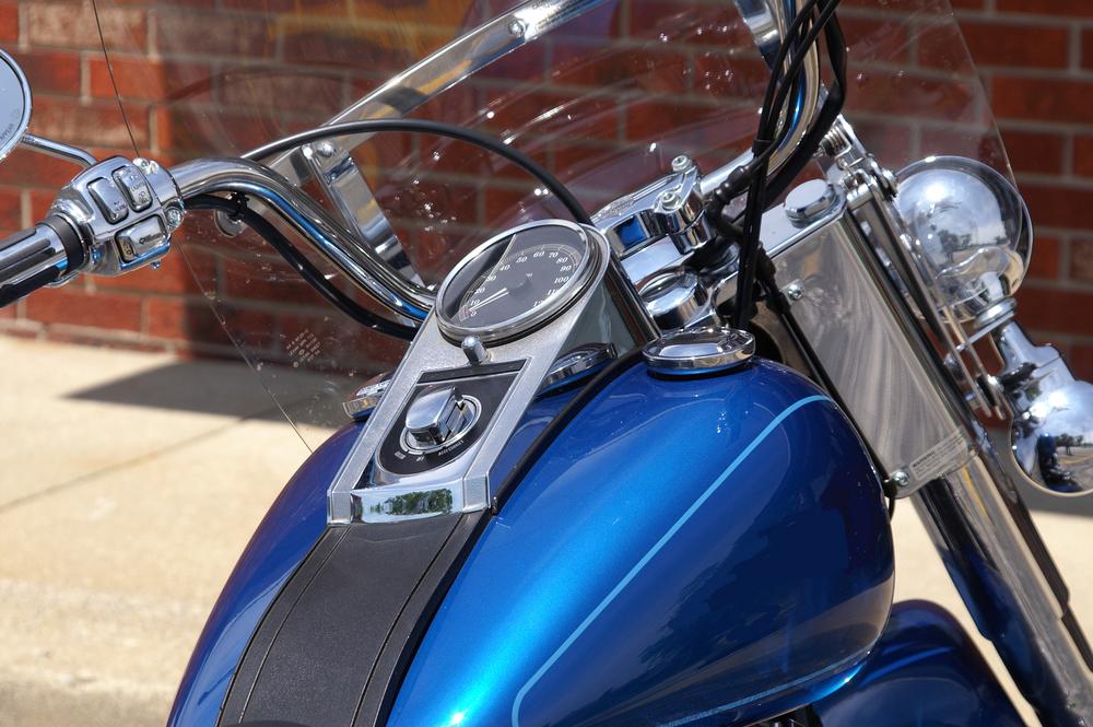 How to Drain the Tank on a Suzuki SV650 Fuel Injected - Articles ...